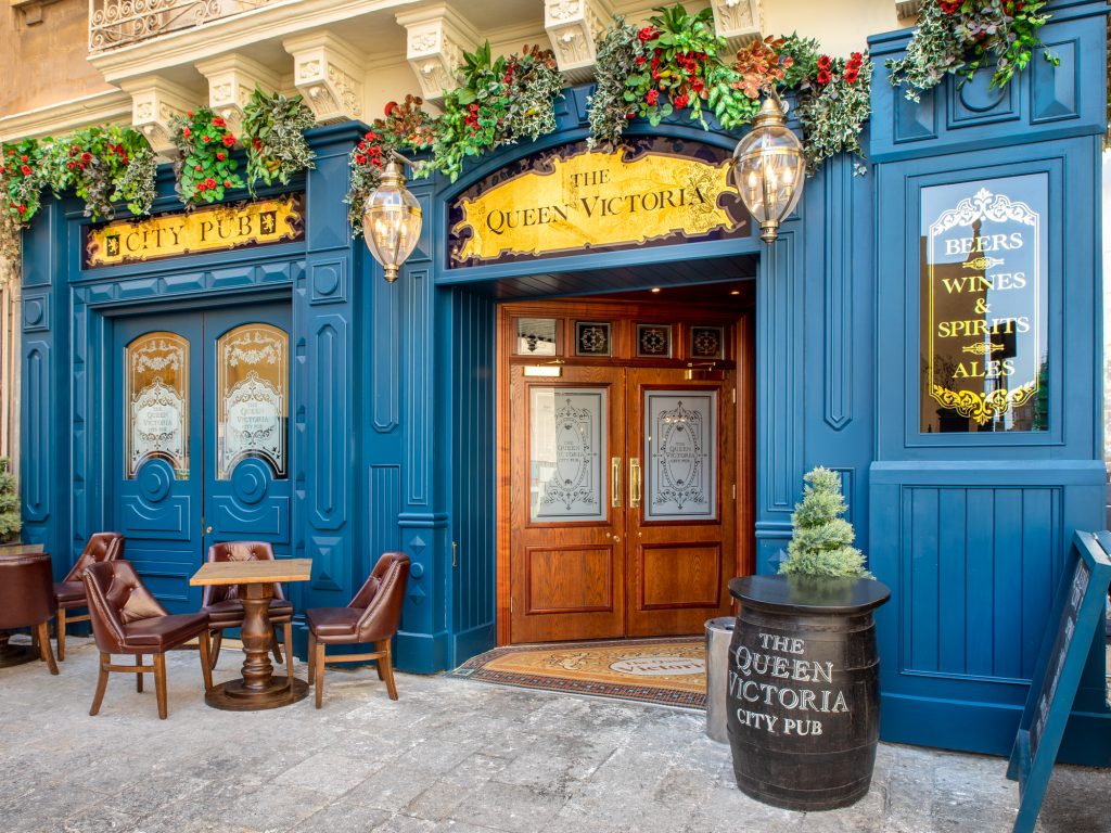 Shopfront Design for Curb Appeal! – The Irish Pub