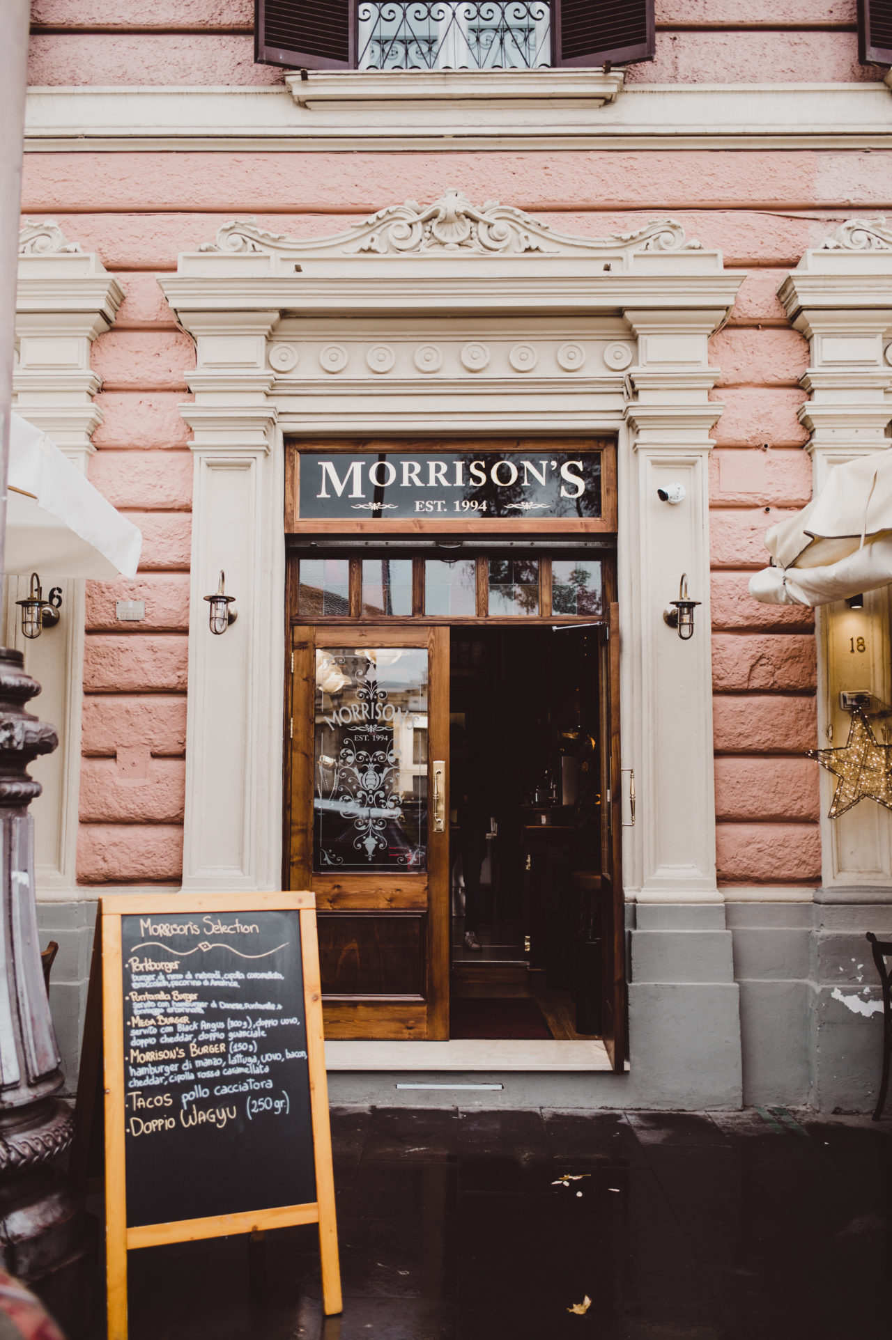 Morrisons Est 1994 – The Irish Pub